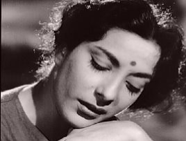 Nargis-crying-in-a-film